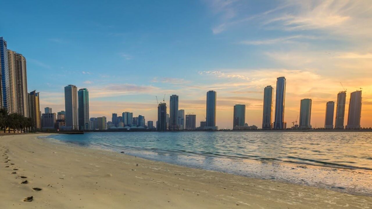 Al Khan Beach, Sharjah — Free Entry, Timings, Activities & Hotels